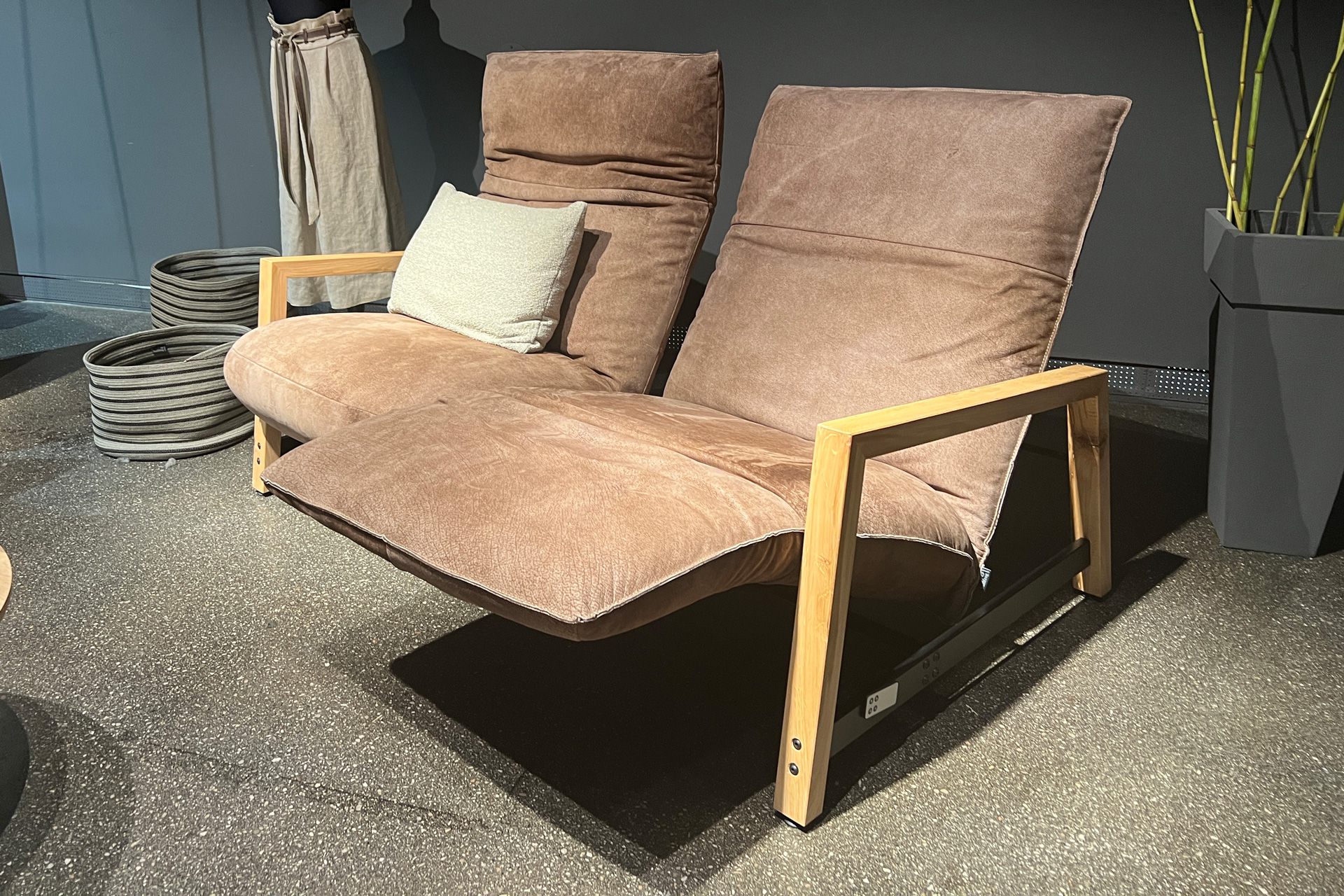 Bullfrog Design - Outlet